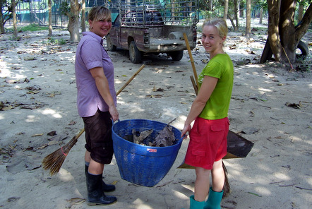 Volunteering with children - what to wear | Pod Volunteer